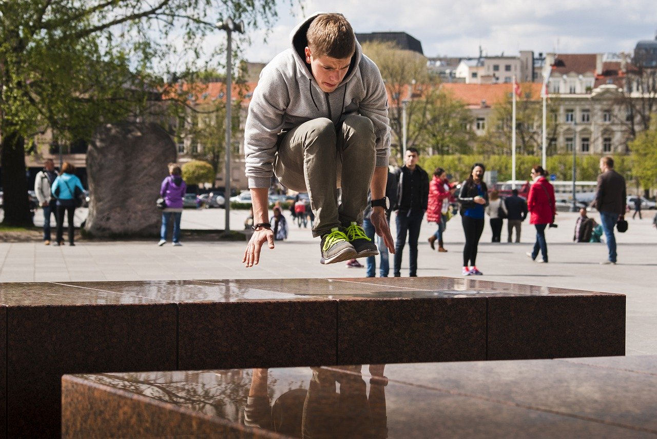 PARKOUR NAKED GAMING Naked Scientists